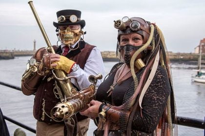 What's the difference between Goth and Steampunk?