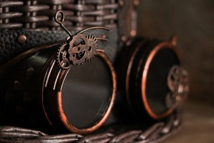 What's the difference between Goth and Steampunk?