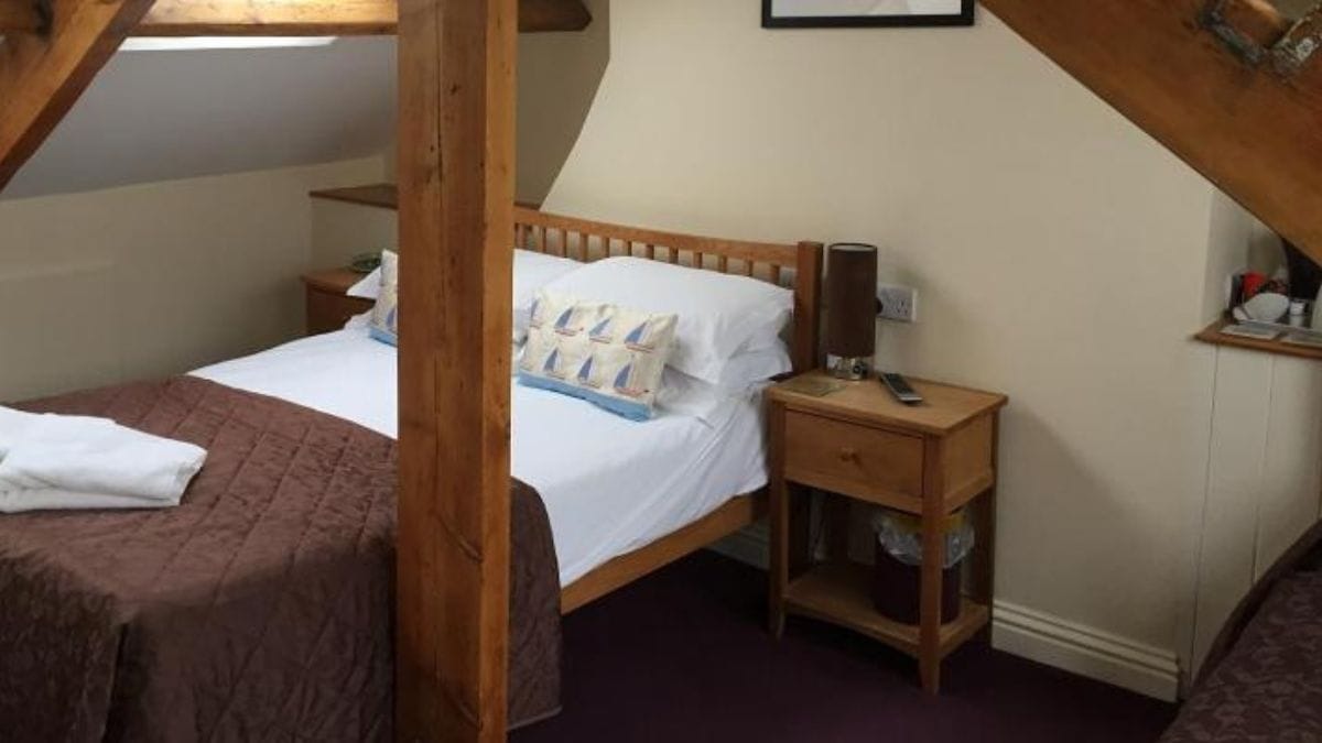 The Arches Guesthouse, A Traditional Whitby B&B