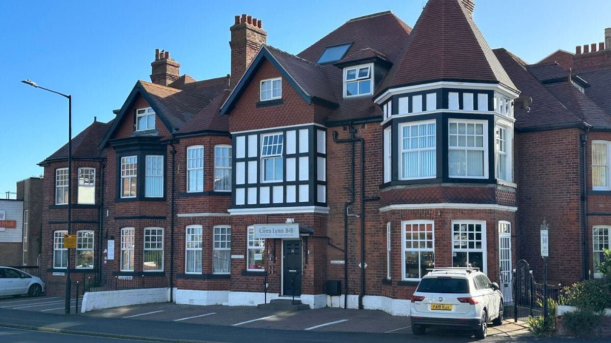 Corra Lynn Guest House Bed and Breakfast in Whitby