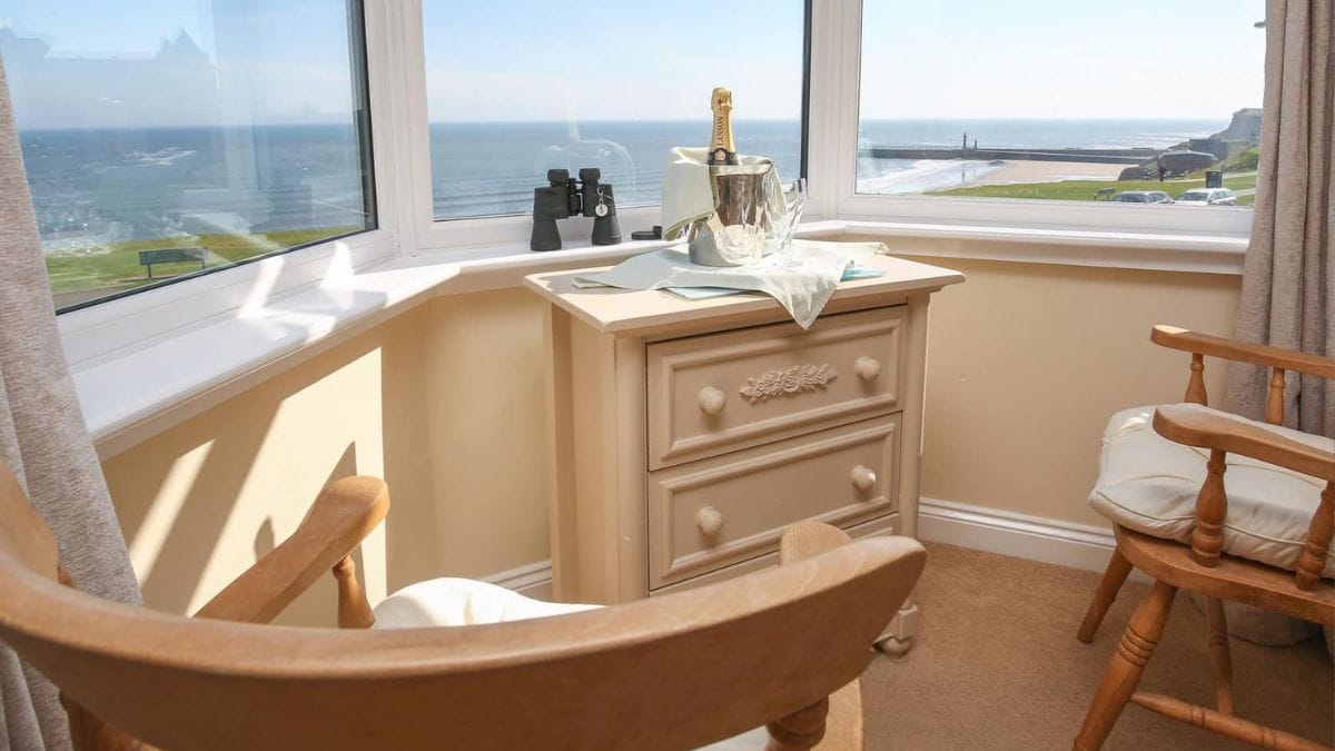 The Seacliffe Hotel, Excellent Location With Free Parking in Whitby