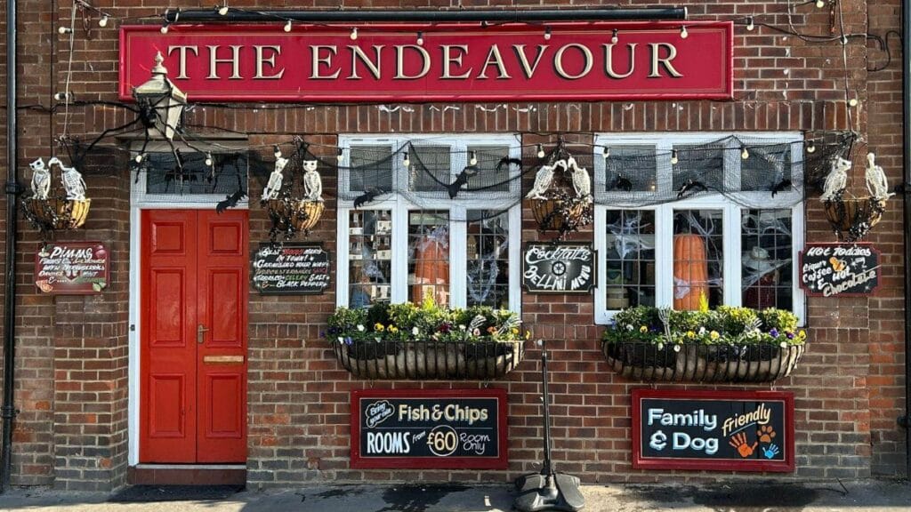 The Endeavour, Traditional Pub With Live Music in Whitby